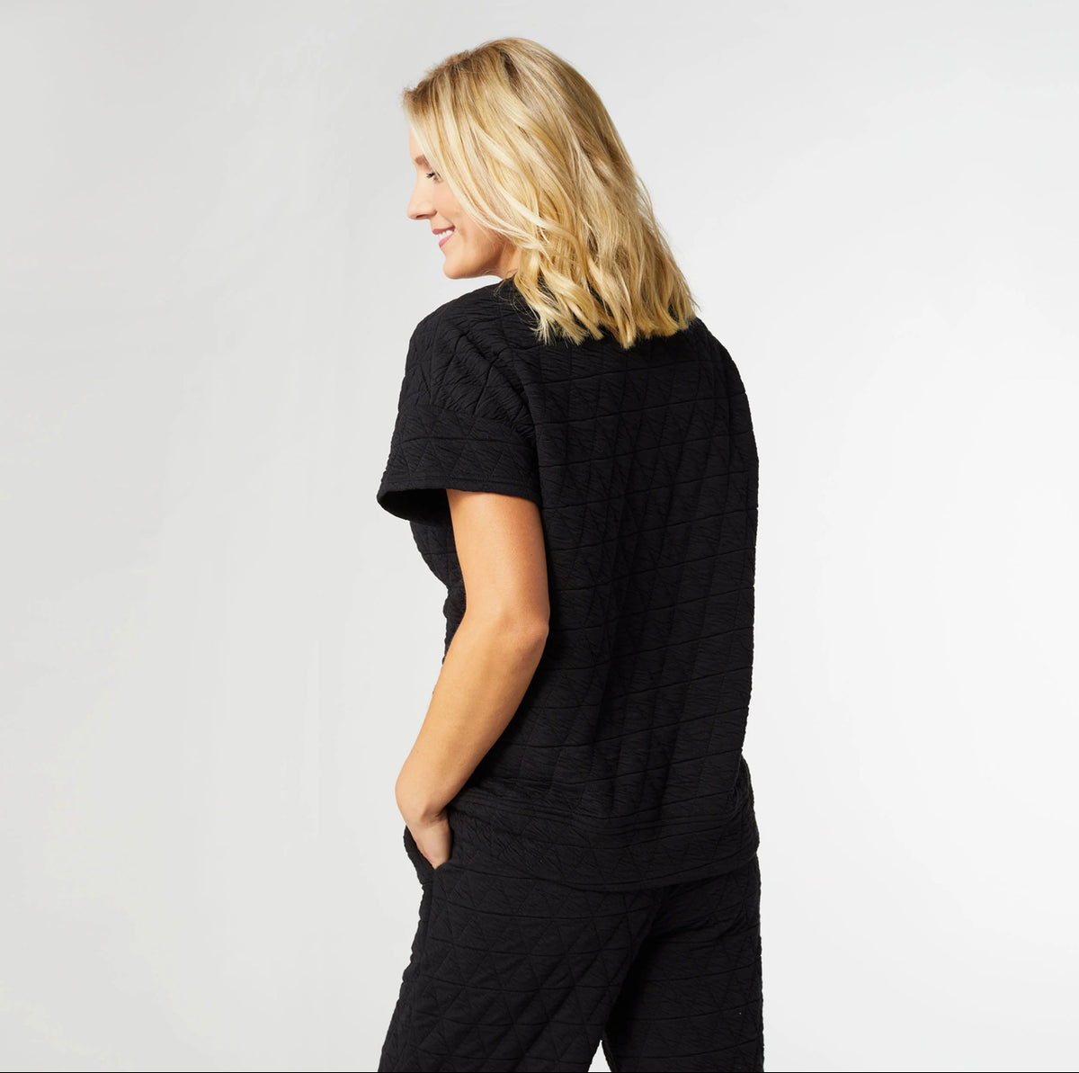 Coco+Carmen- Quilted Top Black – Wright Drug and Gift